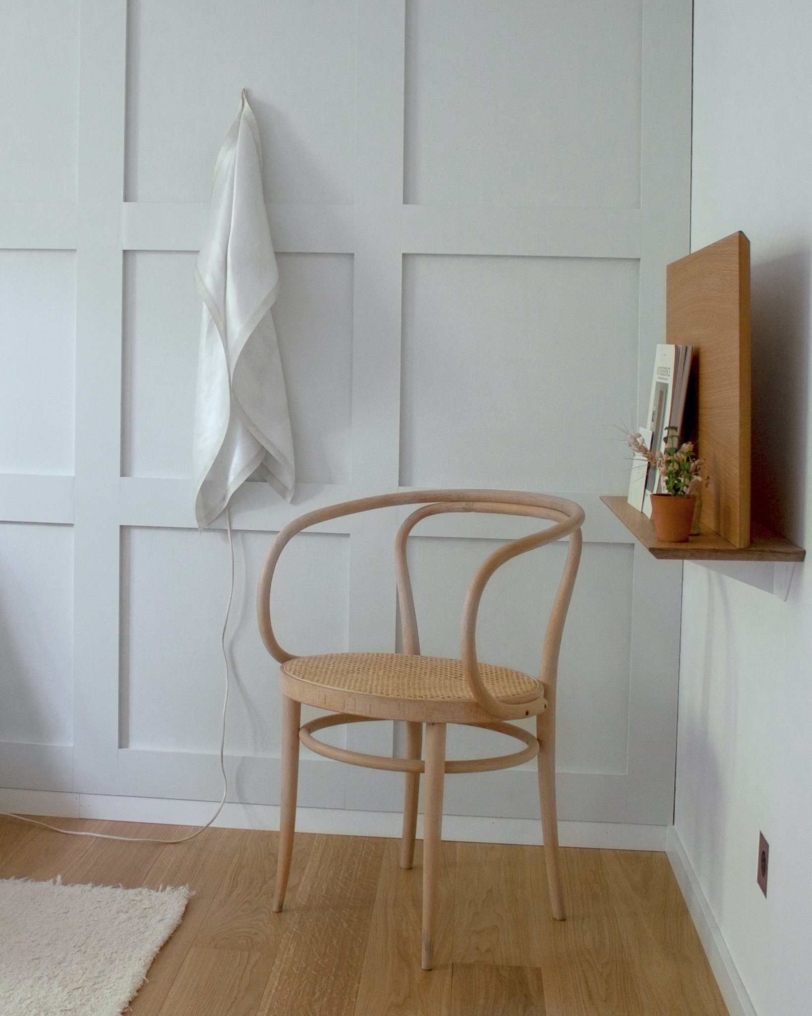 Thonet 209 Bent Beechwood Chair | ZWEI Design