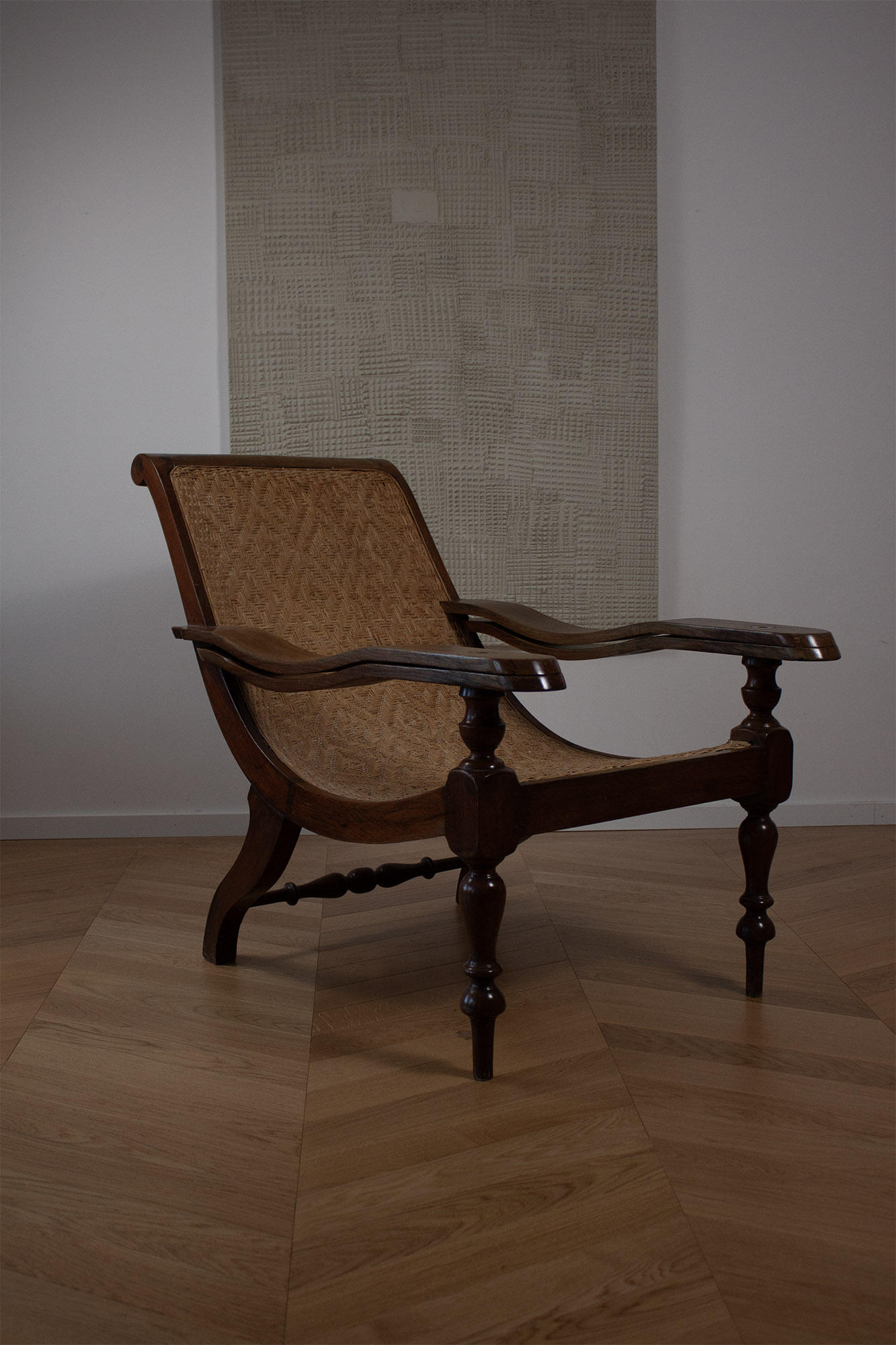 Colonial Lounge Chair | ZWEI Design